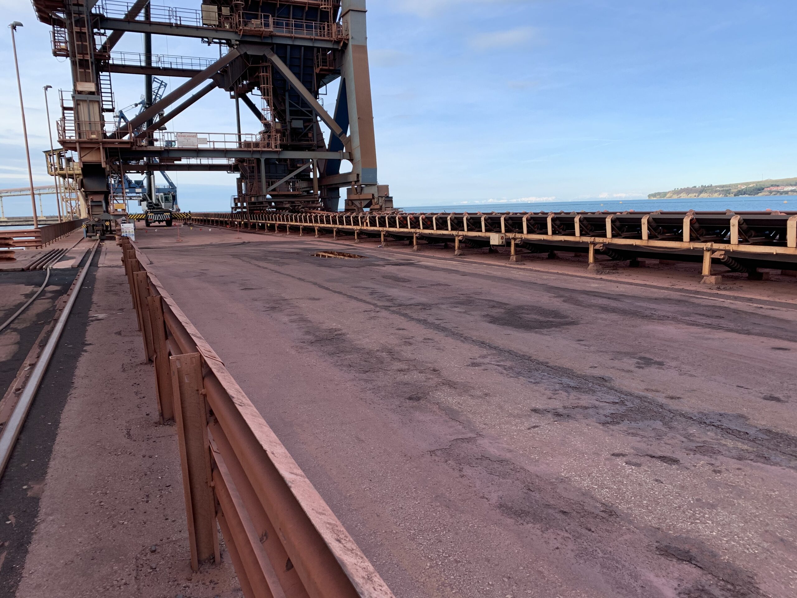 OBNOVA ZGORNJE KONSTRUKCIJE OBALE TRT2 Z DOSTOPNIM MOSTOM ŠT. 2 IN 3 ...