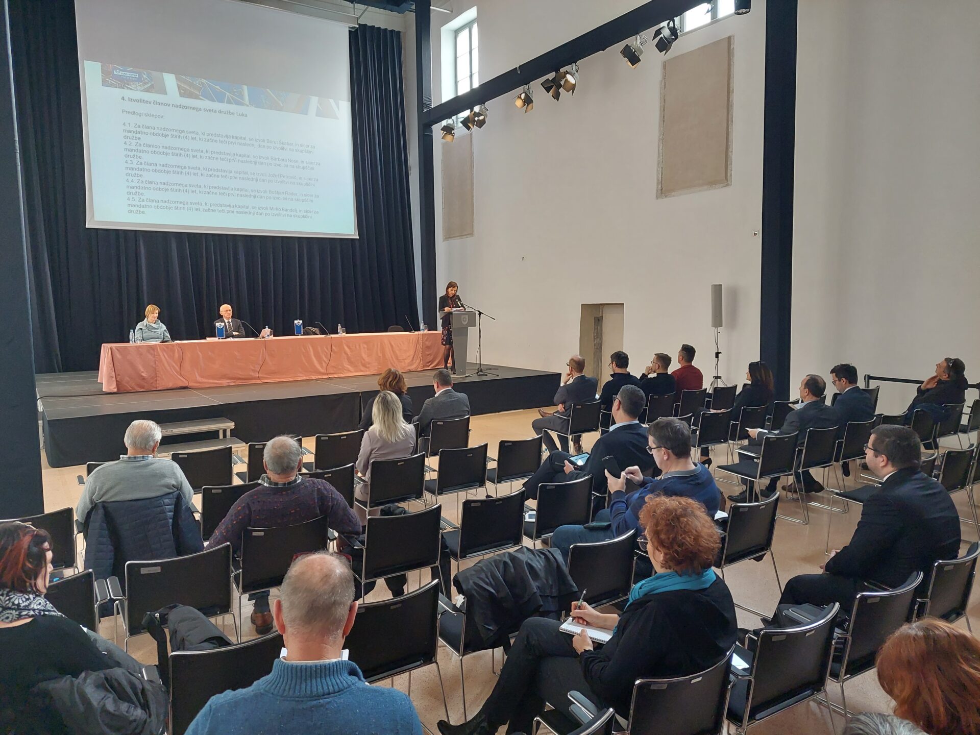 Imenovanih pet novih nadzornikov - Luka Koper d.d.