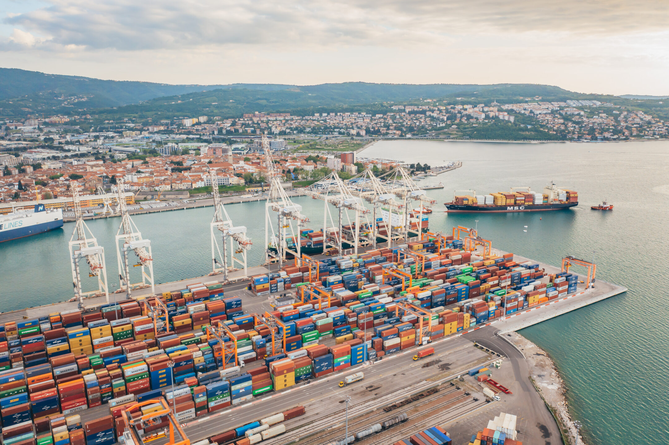 SLOVENIJA | Pomorski promet in infrastruktura / Maritime transport and ...