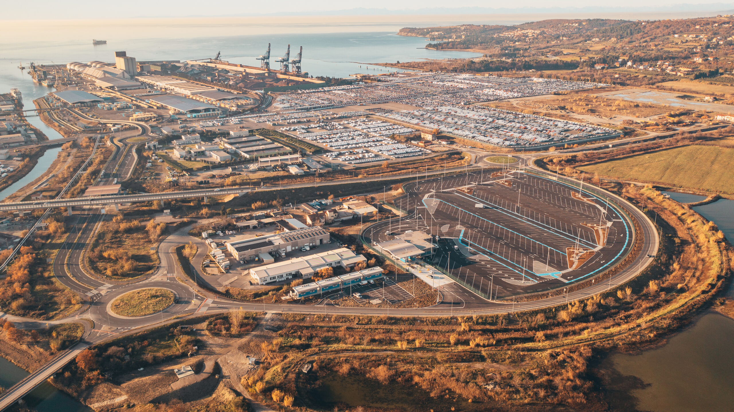 SLOVENIJA | Pomorski promet in infrastruktura / Maritime transport and ...