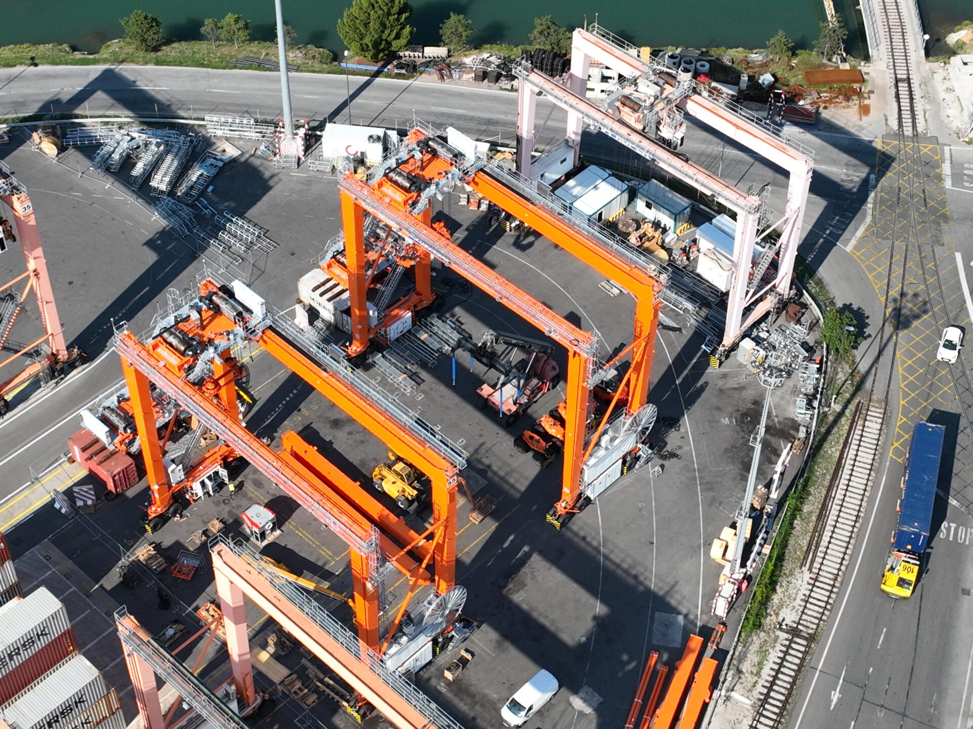 Four new electric giants at the Container Terminal - Luka Koper d.d.